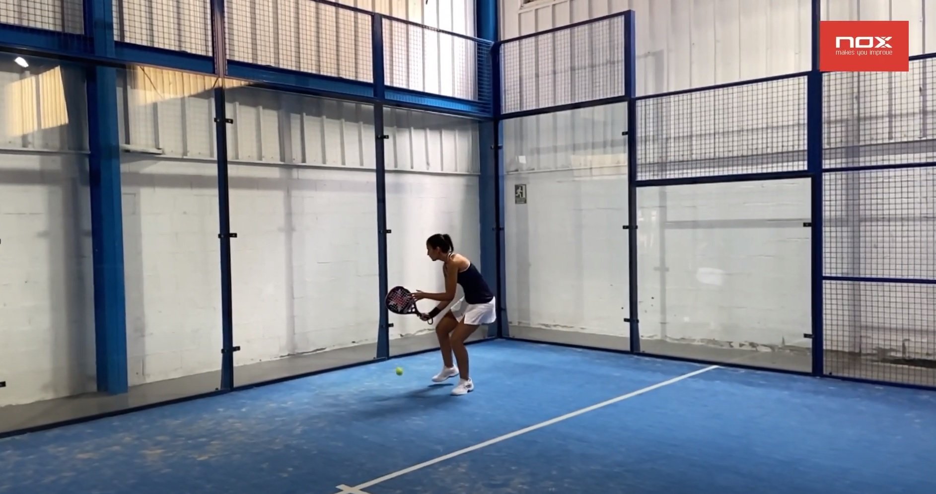 How to do off-the-back-wall forehands or drives in padel – NOX